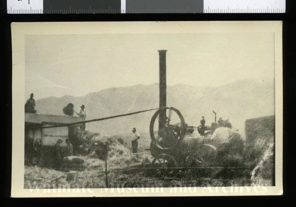 Hornsby portable engine driving Hornsby 6ft Mill | Record | DigitalNZ