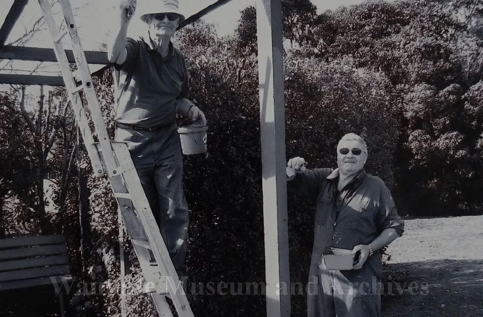 Robin Watson and Tony Sadler painting | Record | DigitalNZ