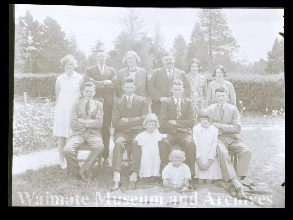 Crowe family photo | Record | DigitalNZ