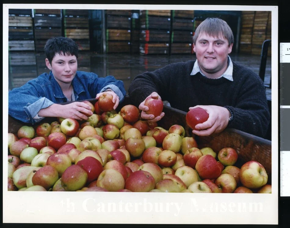 Rebecca and Todd Lewis | Record | DigitalNZ