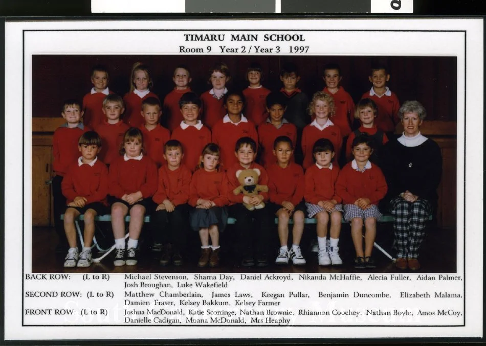Timaru Main School 1997 Year 2-3 Room 9 | Record | DigitalNZ
