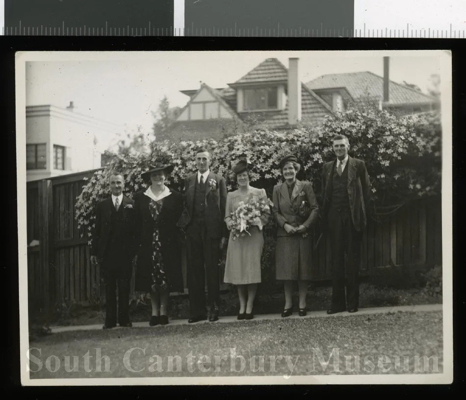 McCaw family portrait at Frank and May McCaw's wedding, 1947 | Record ...
