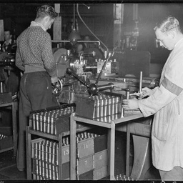 Shell 2 pdr | Record | DigitalNZ