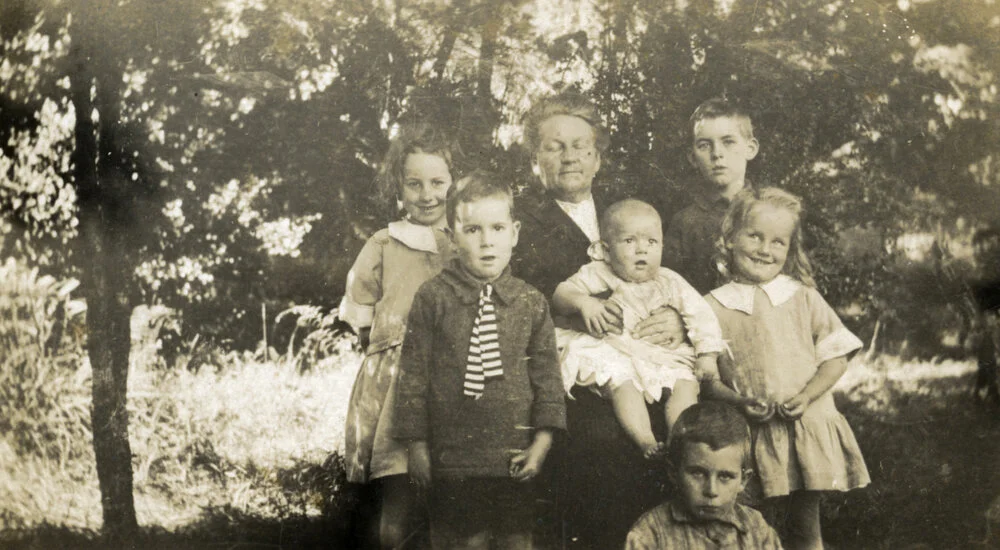 Mary Ann McCurdy and Grandchildren; No date | Record | DigitalNZ