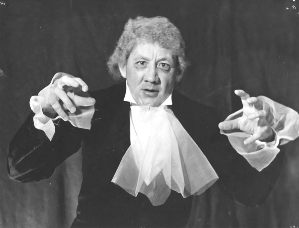 Heretaunga Players; A Christmas Carol : Chris Bloomfield - `Ghost of ...