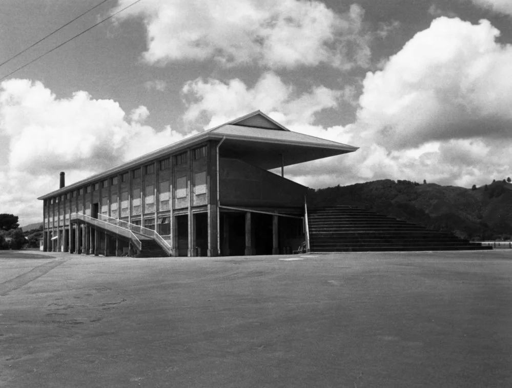 Trentham racecourse; St Leger Stand (demolished 1999). | Record | DigitalNZ