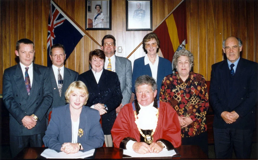 Upper Hutt City Council members 1998-2001; partial group. | Record ...