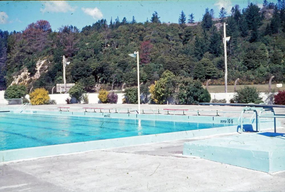 Maidstone Pool; Circa 1960s | Record | DigitalNZ