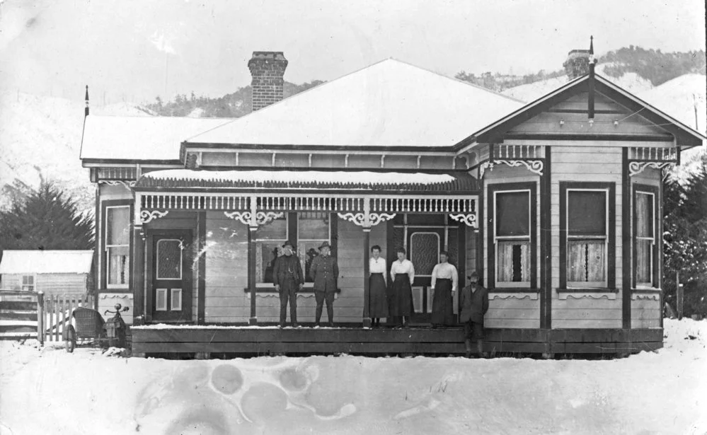 Collett family home; snow | Record | DigitalNZ