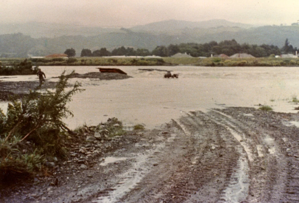 Totara Park bridge site; river in flood. | Record | DigitalNZ