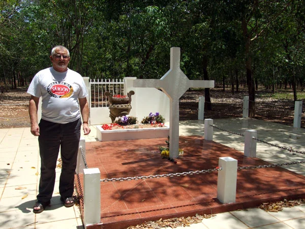 Wayne Robson at Long Tan, 2010 | Record | DigitalNZ