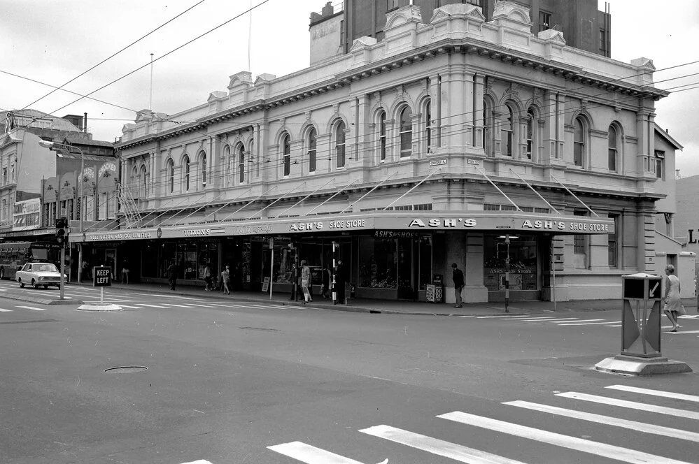 [Corner of Courtenay Place and Tory Street, Wellington] | Record ...