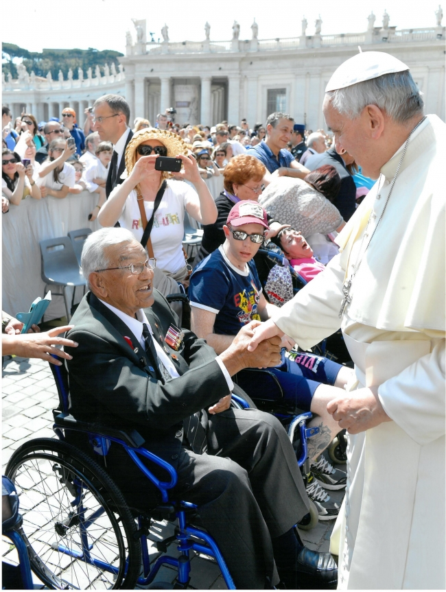 Nolan Raihania and Pope Francis | Record | DigitalNZ